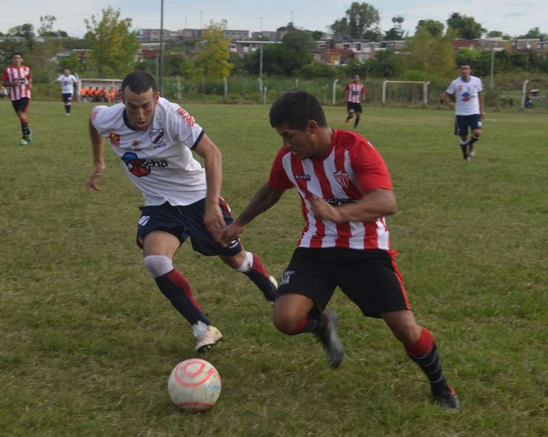 AGESOR - Mercedes Rovers fue goleado por Sandú y perdió la punta de la ...