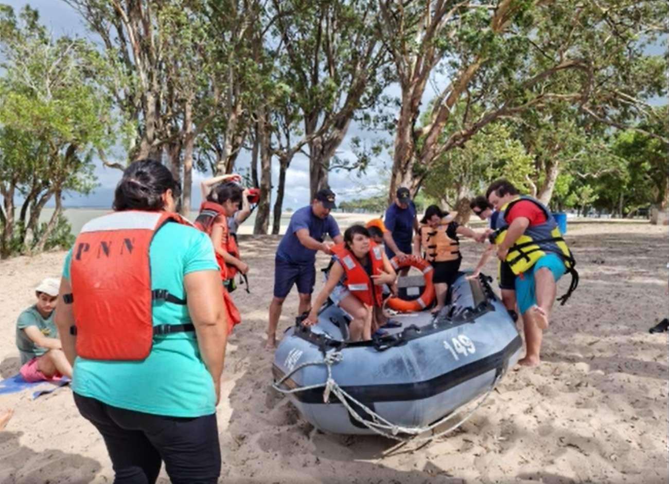 AGESOR - Comenzaron los talleres protegidos en la playa, acompañados ...